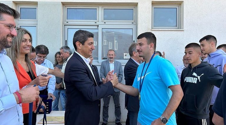 Pics | Αυγενάκης: “Οι μαθητές-ποδοσφαιριστές μας από το Γενικό Λύκειο ...